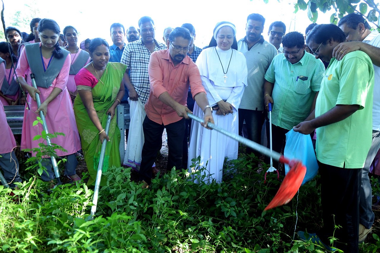 nss CLEANING : Sacred Heart College